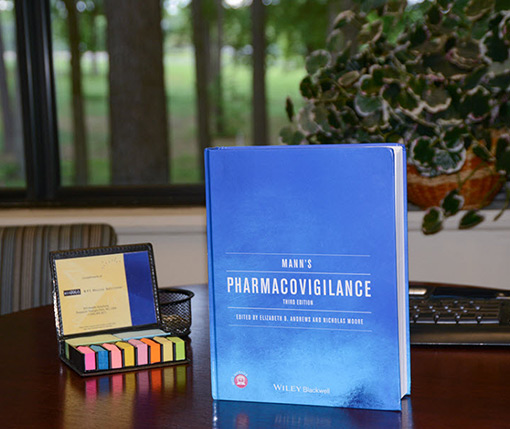New drug safety book brings together 136 experts from around the world ...